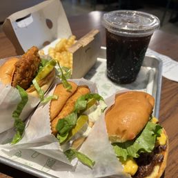 Shake Shack Stonestown Galleria - Cheap - Burgers - Updated June 2025 ...