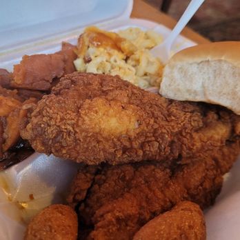 MR CHARLES CHICKEN AND FISH UPTOWN - Updated January 2025 - 46 Photos ...