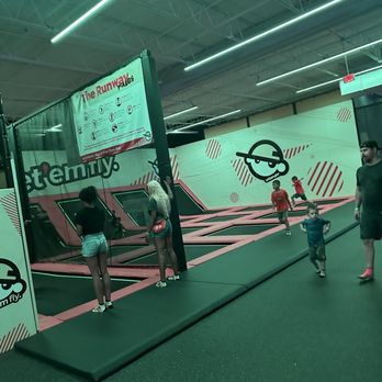 URBAN AIR TRAMPOLINE AND ADVENTURE PARK - Updated December 2025 - 105 ...