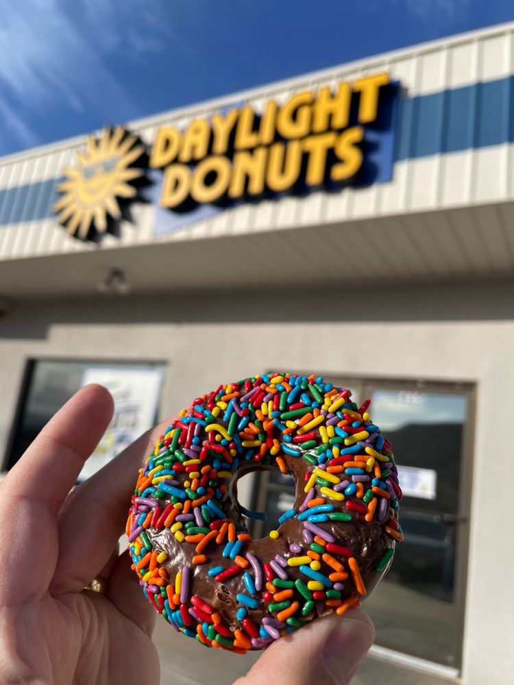 DAYLIGHT DONUTS - Updated September 2025 - 41 Photos & 49 Reviews - 435 ...