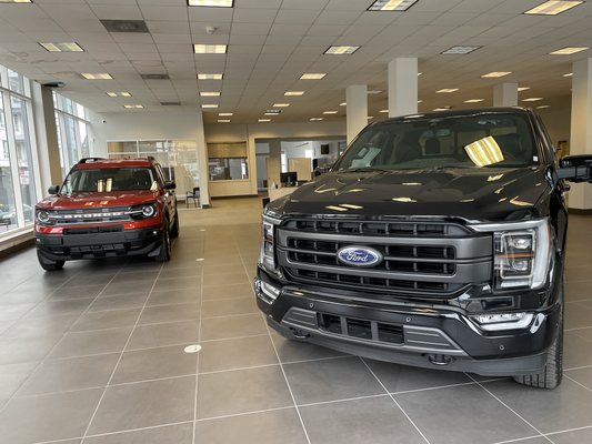 UPTOWN FORD OF OAKLAND - Updated January 2026 - 31 Photos & 43 Reviews ...