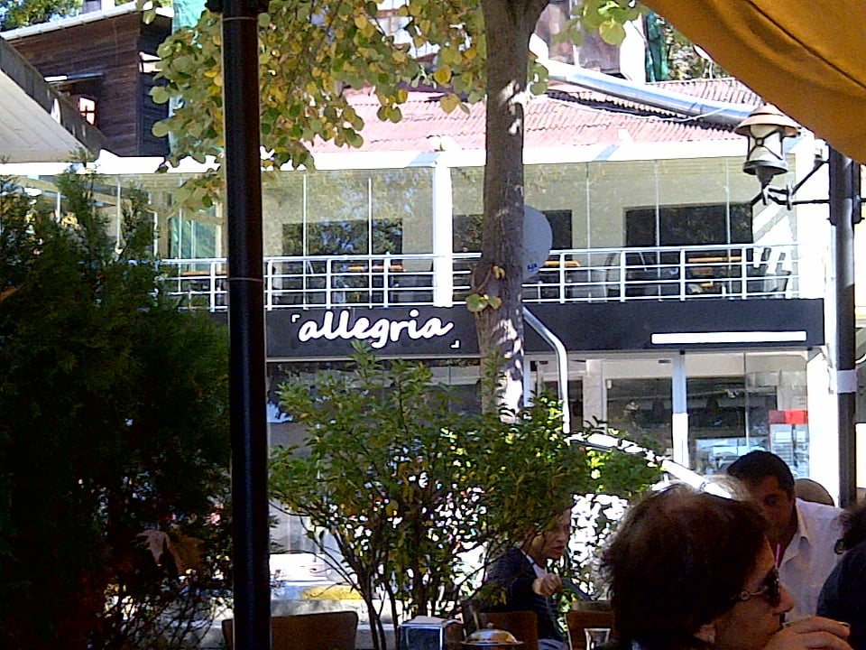 ALLEGRIA CAFE & RESTAURANT - Updated July 2025 - Çengelköy Mah ...