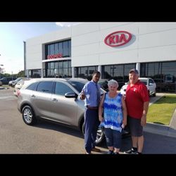 BOOMER KIA - 43 Photos & 55 Reviews - Car Dealers - 339 SW 74th St ...