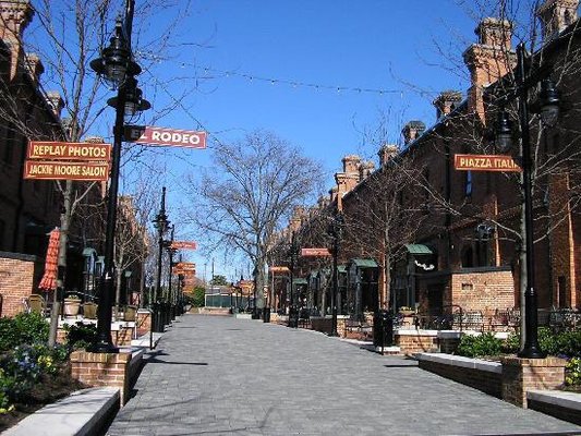 BRIGHTLEAF SQUARE - Updated May 2024 - 36 Photos & 27 Reviews - 905 W ...