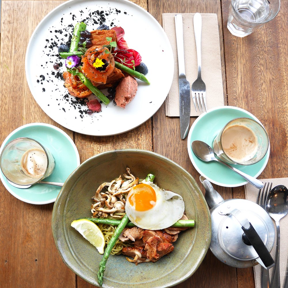 THE GLASS DEN - Updated October 2025 - 43 Photos & 17 Reviews - 15 ...