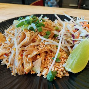 SING TONG THAI CUISINE - 449 Photos & 339 Reviews - 4605 NE 4th St ...