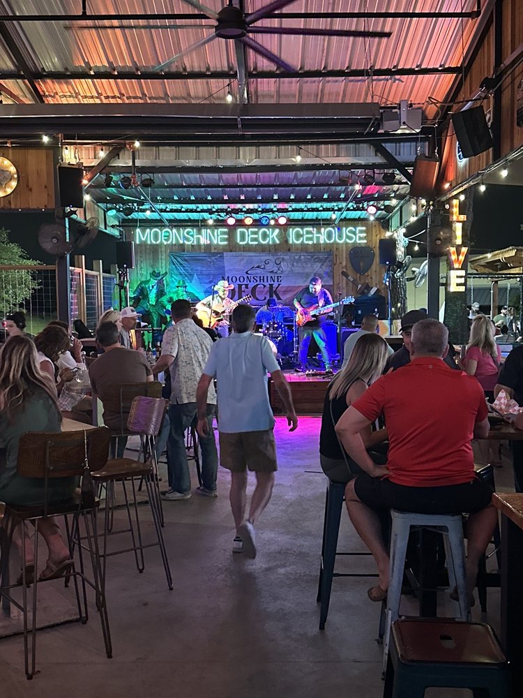 MOONSHINE DECK ICEHOUSE - Updated September 2025 - 34 Photos & 49 ...