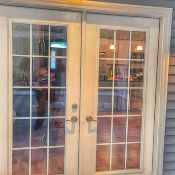 BEE WINDOW - Updated December 2024 - 32 Photos & 35 Reviews - 115 ...