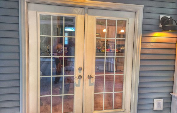 BEE WINDOW - Updated December 2025 - 32 Photos & 38 Reviews - 115 ...