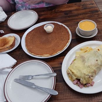 R J RICHES FAMILY RESTAURANT - Updated May 2026 - 166 Photos & 214 ...