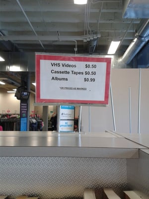 GOODWILL STORE & DONATION CENTER - Updated October 2025 - 67 Photos ...