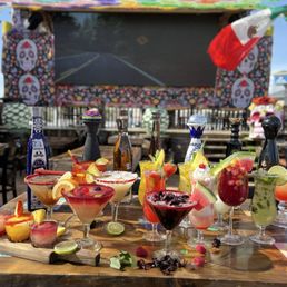 EL REFU - Updated October 2025 - 122 Photos & 93 Reviews - 17111 ...