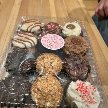 MAX’S CAKES - Updated March 2025 - 267 Photos & 136 Reviews - 1007 B St ...