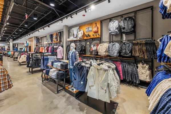 COLUMBIA SPORTSWEAR - Updated January 2026 - 40 Photos - 1000 Highland ...