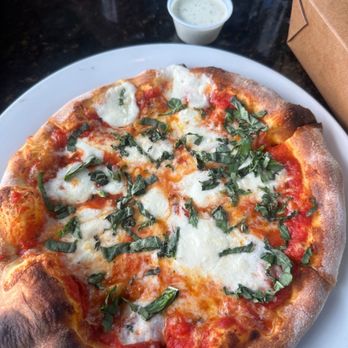 KIN WINDSOR - Updated August 2025 - 892 Photos & 893 Reviews - 740 ...