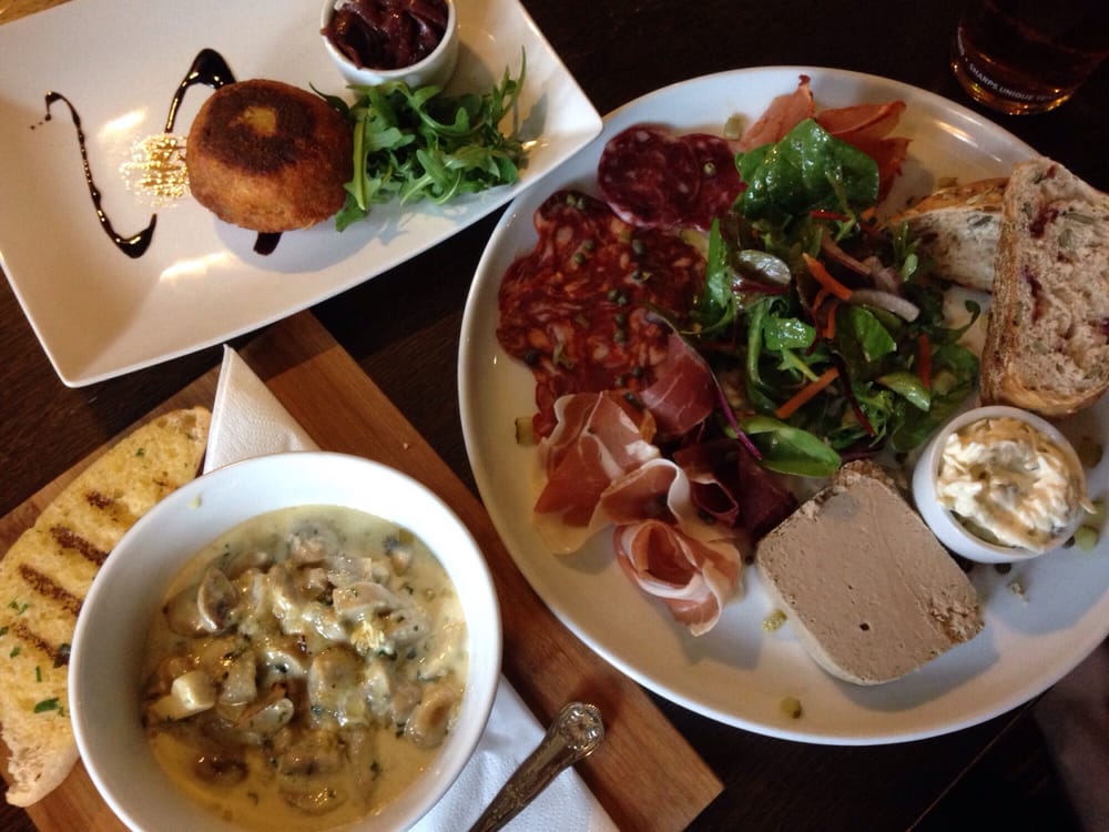 THE GARWAY MOON - Garway Common, Hereford, United Kingdom - Pubs ...