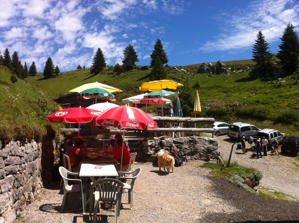 CHALET REFUGE DE CENISE - Plateau de Cenise, Le Petit-Bornand-les ...