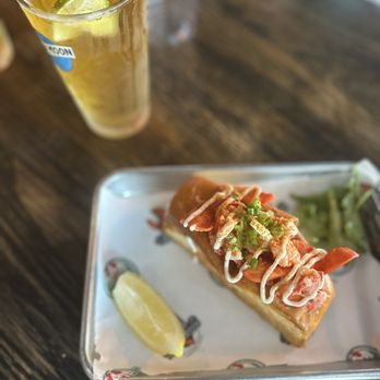 LOBSTER GUYS ROLLS & FRIES - Updated December 2024 - 571 Photos & 365 ...