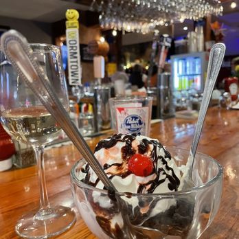 KNOX TRAIL INN - Updated March 2025 - 83 Photos & 60 Reviews - 1898 E ...