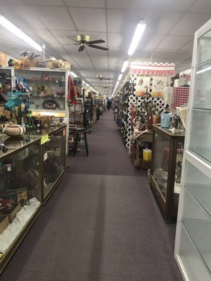 OLD AMERICA ANTIQUE MALL - Updated October 2025 - 2720 S 32nd St ...