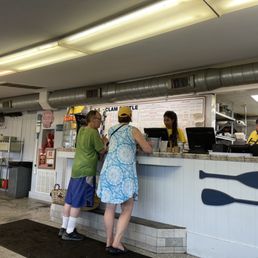 THE CLAM CASTLE - Updated October 2025 - 360 Photos & 370 Reviews ...