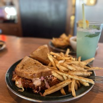 ELEMENTS EATERY & BAR - Updated May 2024 - 113 Photos & 62 Reviews - 3310 Lake Tahoe Blvd, South ...