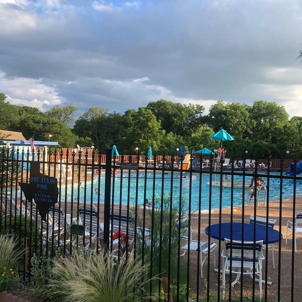 The Texas Pool Plano Roadtrippers