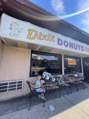 DIXIE DONUTS - 35 Photos & 80 Reviews - 275 W Town St, Norwich ...