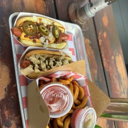 THE DOG DEN - Updated October 2025 - 269 Photos & 162 Reviews - 1 Main ...