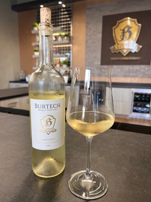 BURTECH FAMILY VINEYARD TASTING ROOM - 33 Photos - 1325 Pipeline Dr ...