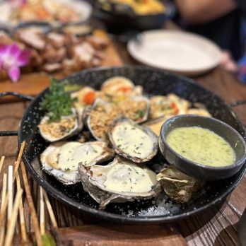 HEM KITCHEN AND BAR - Updated December 2024 - 1379 Photos & 324 Reviews ...