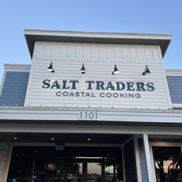 SALT TRADERS ZILKER - Updated December 2025 - 1064 Photos & 542 Reviews ...