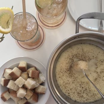 LE SWAN - Updated November 2025 - 238 Photos & 74 Reviews - 892 Queen ...