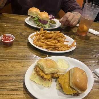 TRIDENT GRILL IV - Updated December 2025 - 162 Photos & 210 Reviews ...