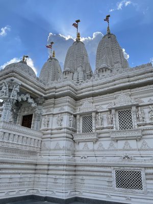 BAPS SHRI SWAMINARAYAN MANDIR, CHICAGO - Updated October 2025 - 261 ...