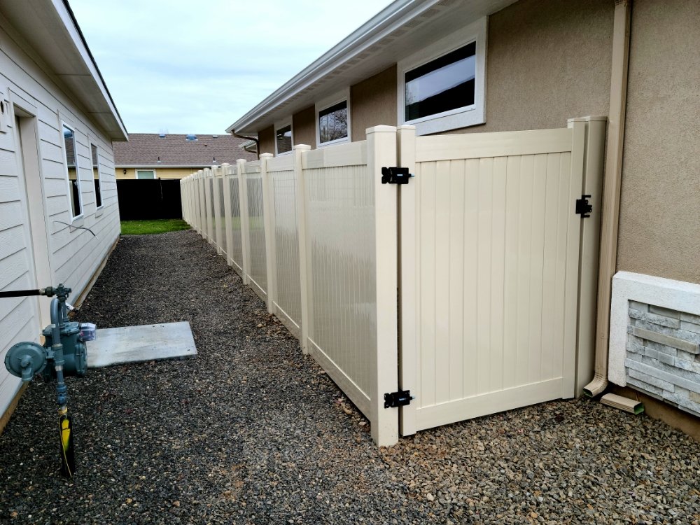 EAGLE EYE FENCE - Updated July 2025 - 16 Photos - 7889 E Bratton Dr ...