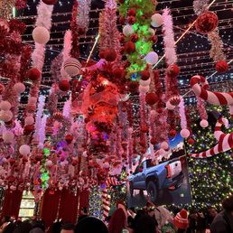 SANTA’S SECRET TREEHOUSE - Updated November 2025 - 10 Photos - 149 W ...