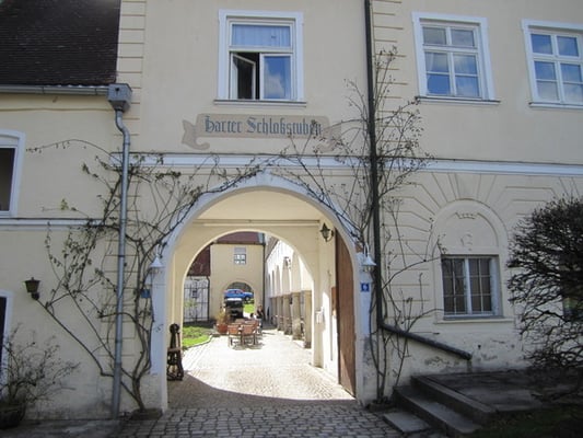 SCHLOSS HART - TRINKEN. ESSEN. FEIERN - Hart 6, Edling, Bayern, Germany ...