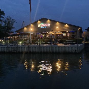 CHAGRIN TAVERN - Updated June 2025 - 31 Photos & 82 Reviews - 196 E ...