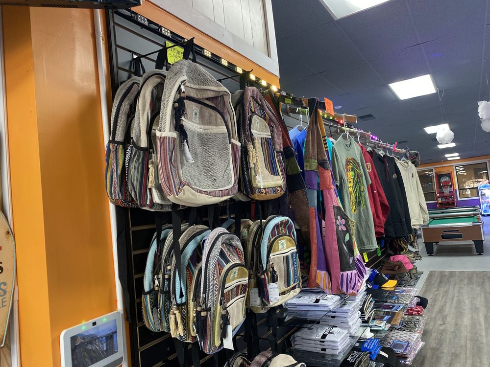 1 UP TOBACCO VAPE & ARCADE - Updated October 2024 - 15 Photos - 1600 W ...