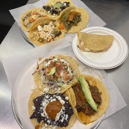 GUISADOS - 1089 Photos & 1018 Reviews - 8935 Santa Monica Blvd, West ...