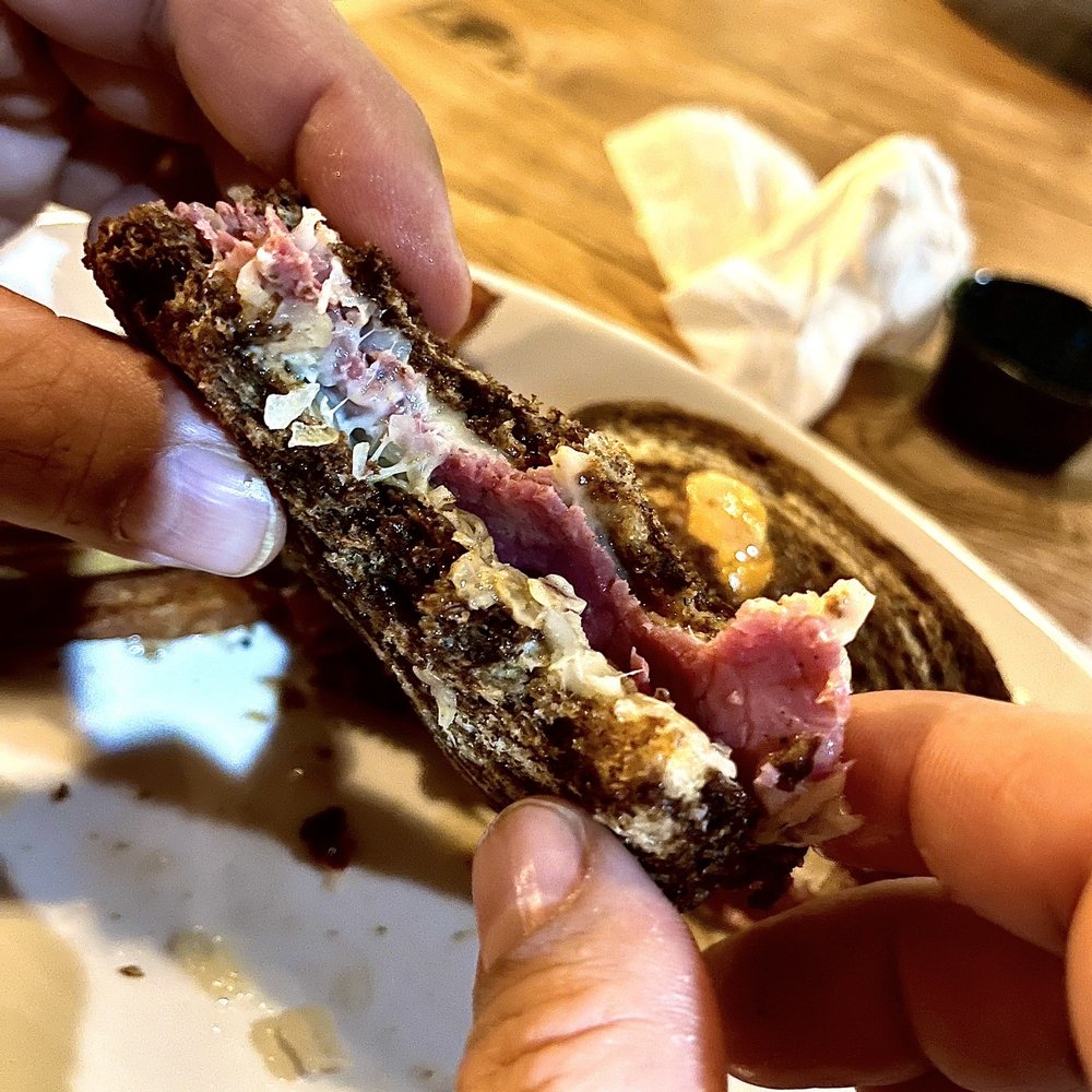 FINICKY FRANKS - 80 Photos & 102 Reviews - 9520 Calhoun Rd, Omaha ...