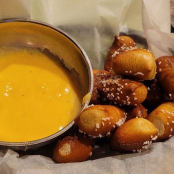 MONTEREY PUB - Updated January 2026 - 136 Photos & 181 Reviews - 1227 ...