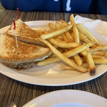 GILLESPIE FIELD CAFE - Updated June 2024 - 220 Photos & 279 Reviews ...