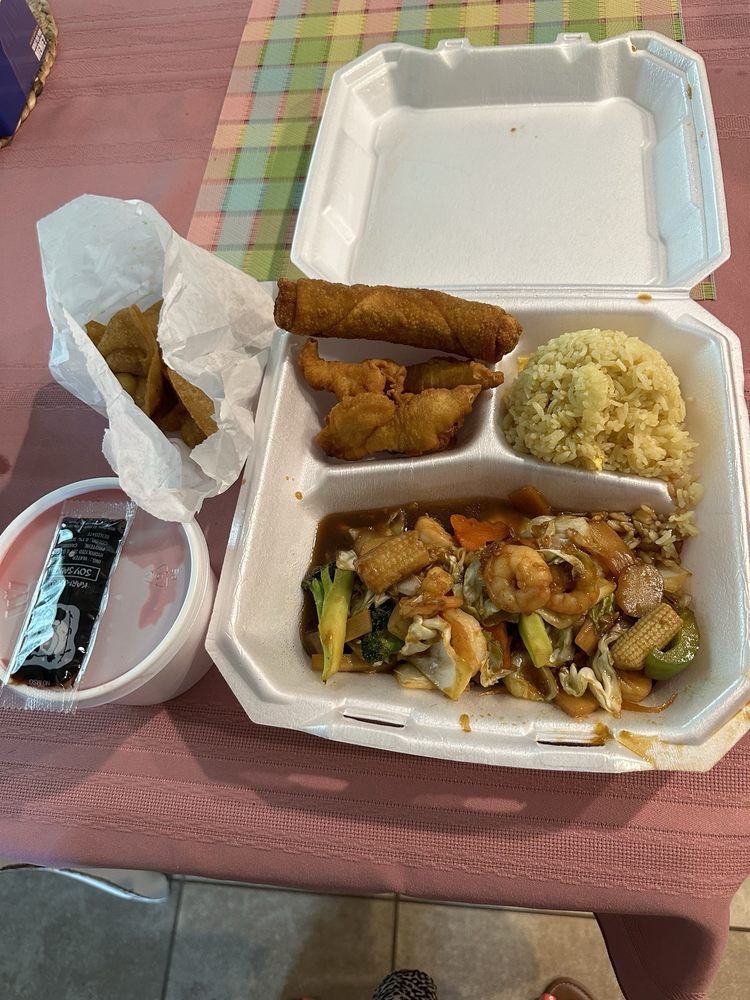 CHINA EXPRESS - Updated December 2025 - 10 Reviews - 744 N York St ...