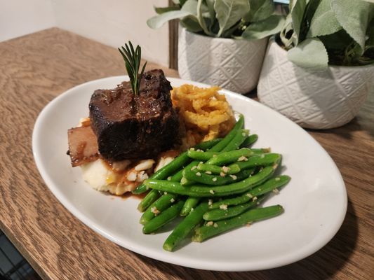 THE DEEP - Updated May 2025 - 21 Photos & 14 Reviews - 5 E Queens Wy E ...