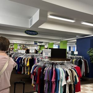 GOODWILL STORE & DONATION CENTER - Updated June 2025 - 17 Reviews - 204 ...