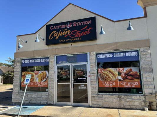 CATFISH STATION - Updated September 2025 - 112 Photos & 147 Reviews ...