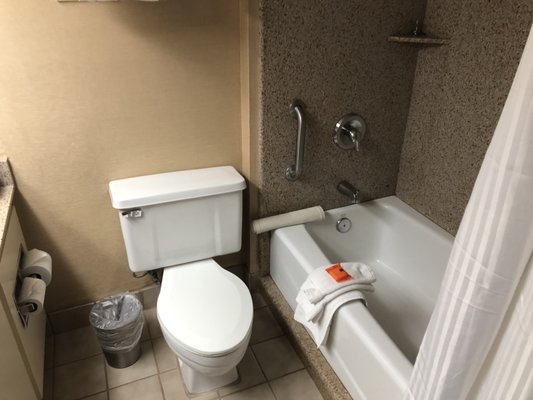 RADISSON HOTEL SANTA MARIA - 107 Photos & 191 Reviews - Hotels - 3455 ...