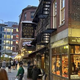 UNION OYSTER HOUSE - Updated September 2024 - 4663 Photos & 3753 ...